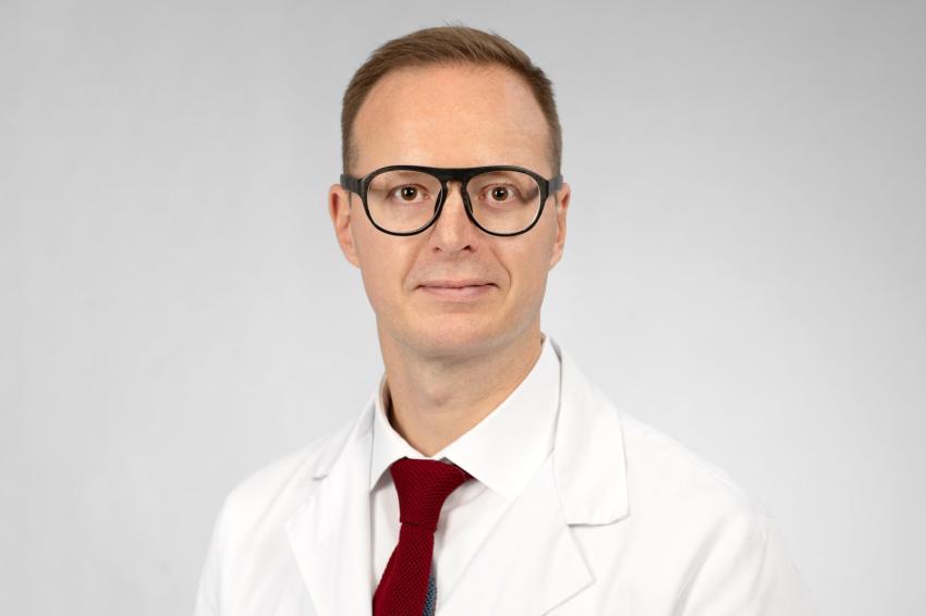 Prof. Dr. Dr. Robert Finger ist neuer Direktor der Augenklinik ... Prof. Dr. Dr. Robert Finger ist neuer Direktor der Augenklinik ...