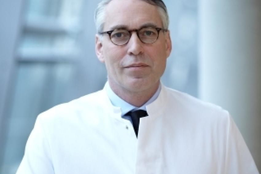 Prof. Dr. med. Christoph Schuhmacher ist neuer Chefarzt am Diakonie ... Prof. Dr. med. Christoph Schuhmacher ist neuer Chefarzt am Diakonie ...